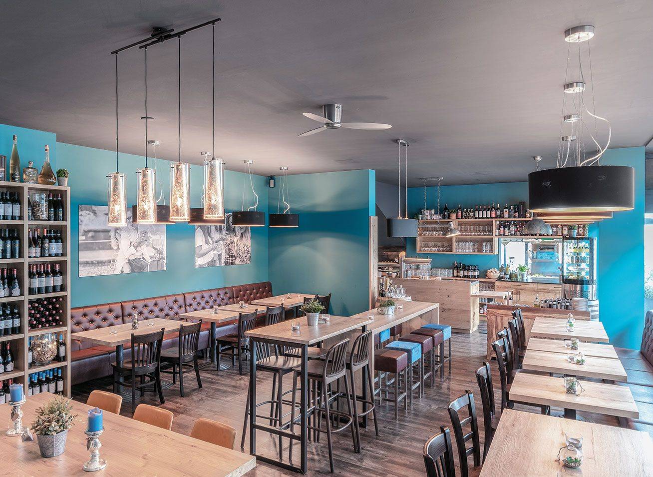 chair Gary - Restaurant - indoors | GO IN