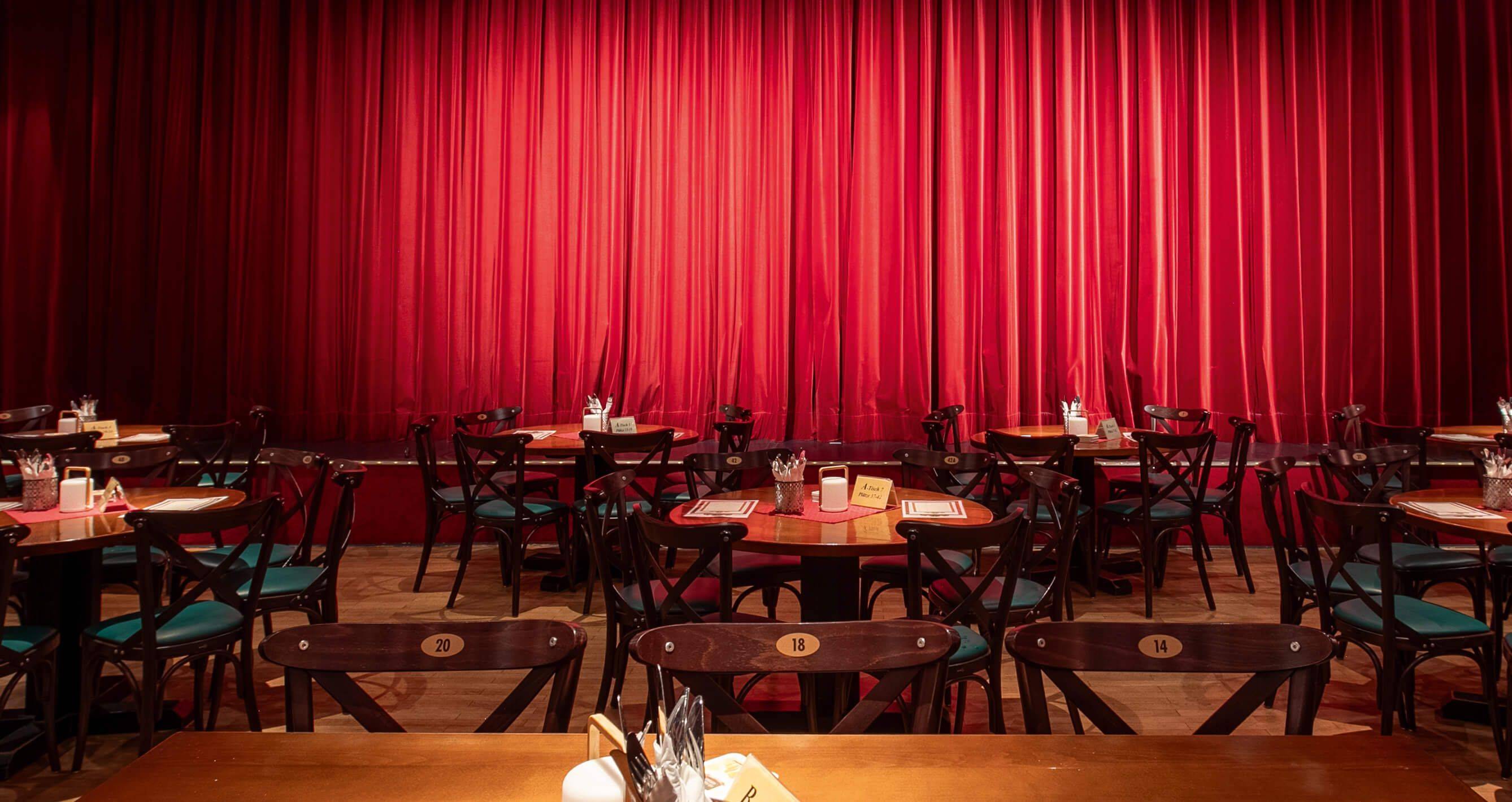 Referenz Möbel GO IN - Comedy Hall