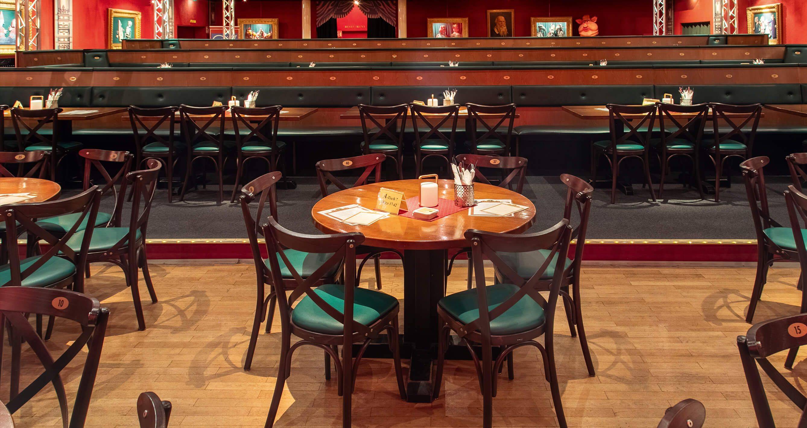 Referenz Möbel GO IN - Comedy Hall